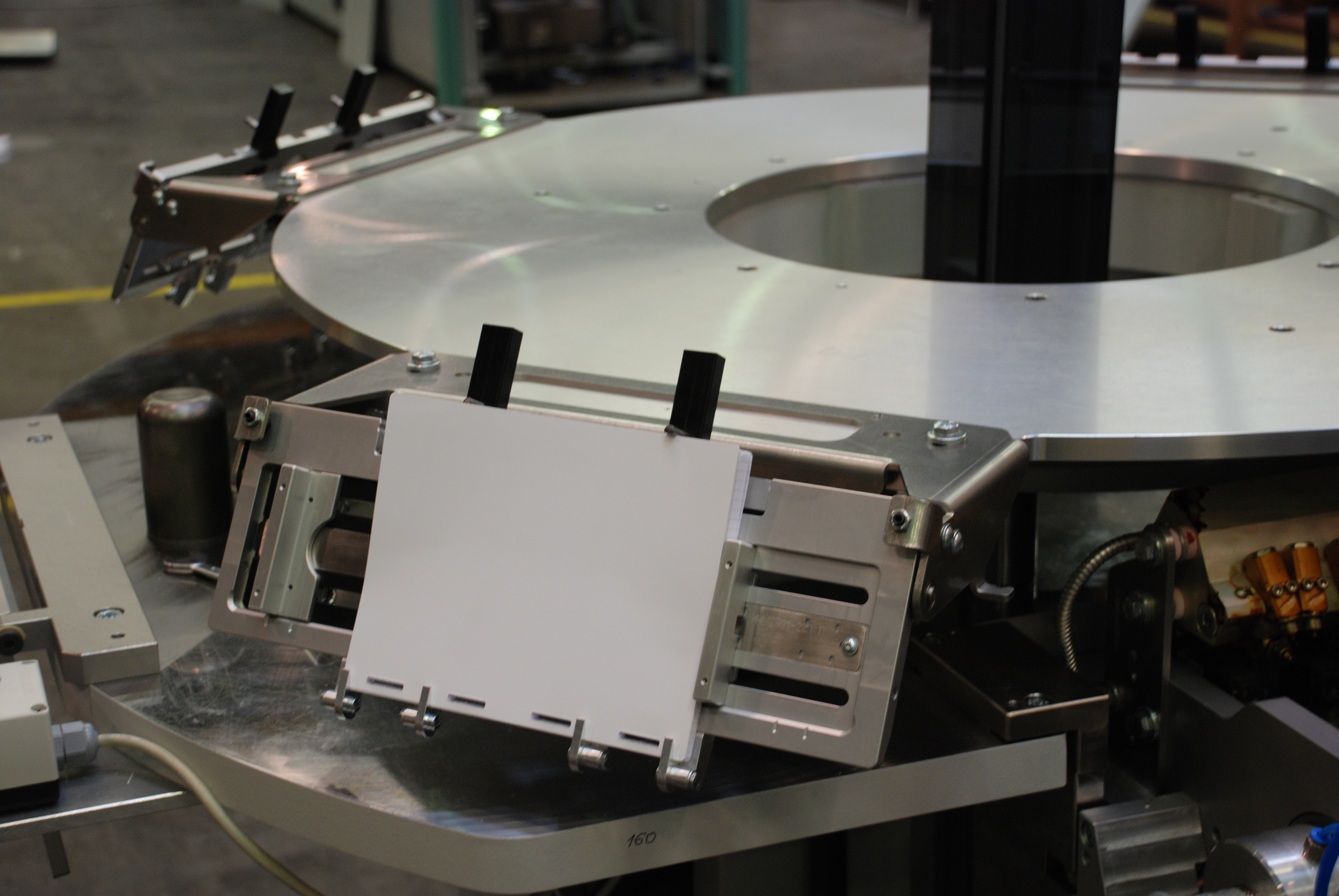 Kugler-Womako uses first-ever rotary table for new EcoBinder paper ...